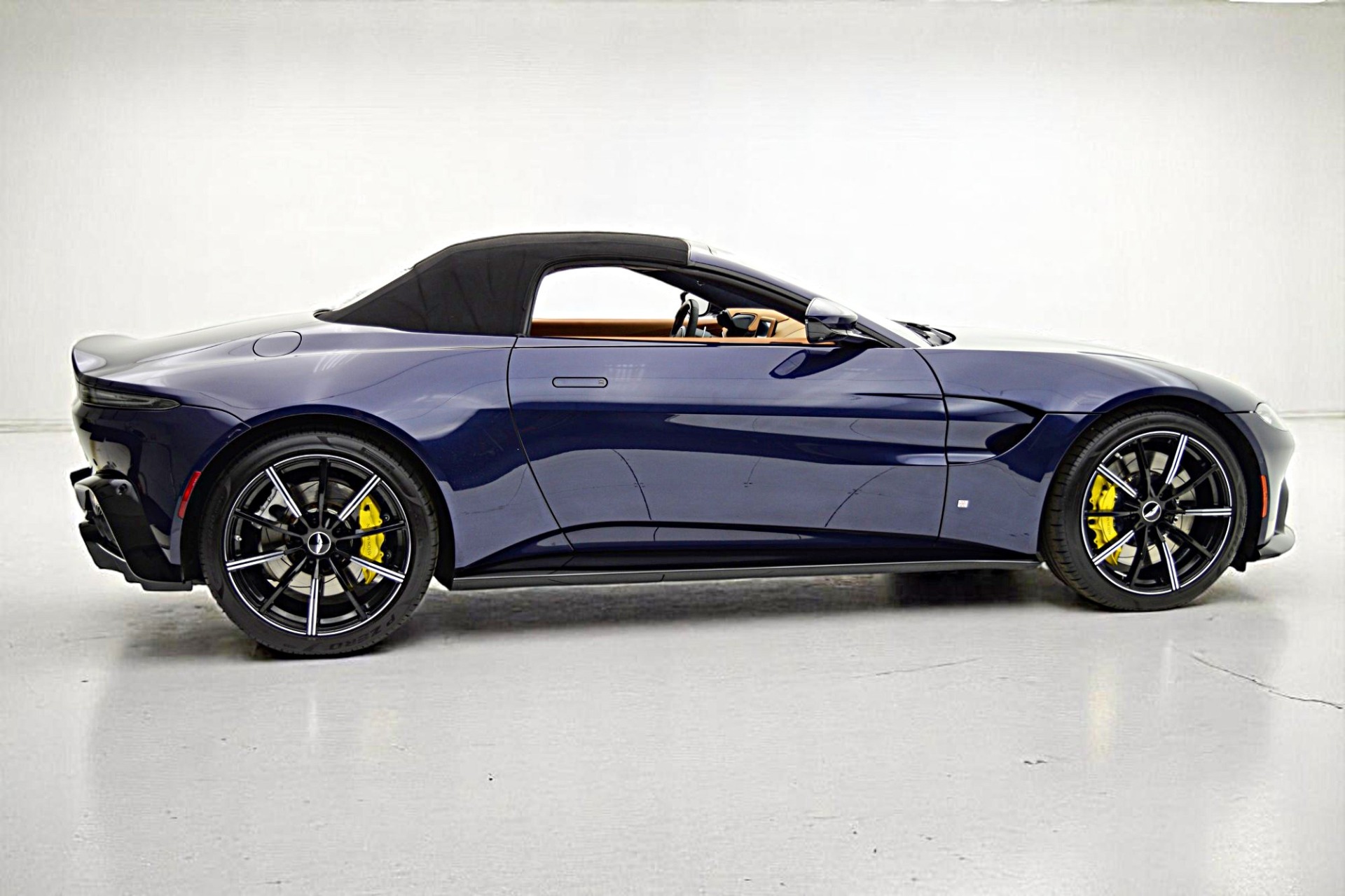 Used 2021 Aston Martin Vantage Roadster For Sale ($129,000) | Rolls ...